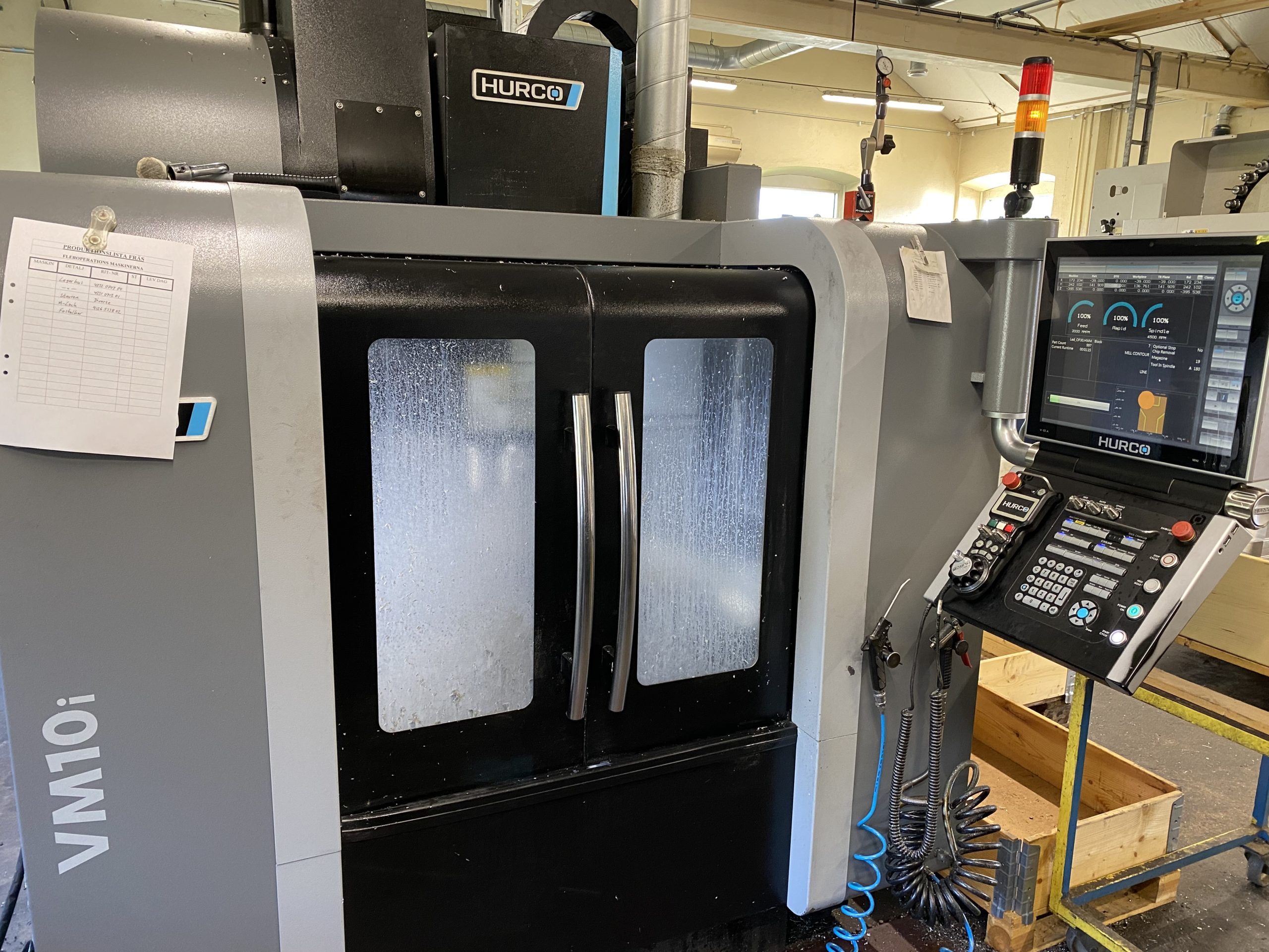 CNC-fräs Hurco VM10i – små serier med hög precision | Forsells Mekaniska